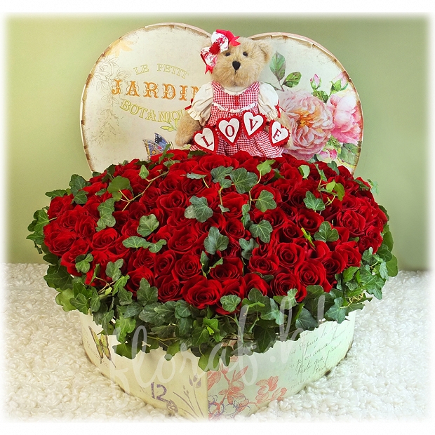 99 Rose Flower in Heart Box – 99 Red Rose Heart Box