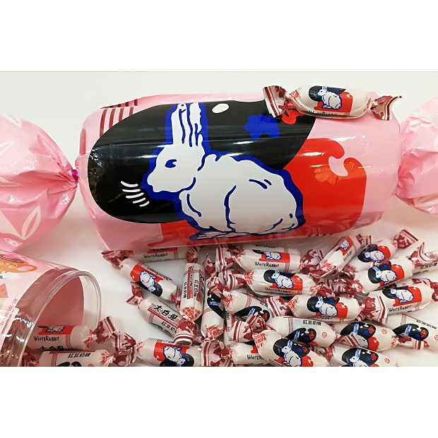 CNY2 Giant White Rabbit Milk Candy + Big Ferrero Rocher